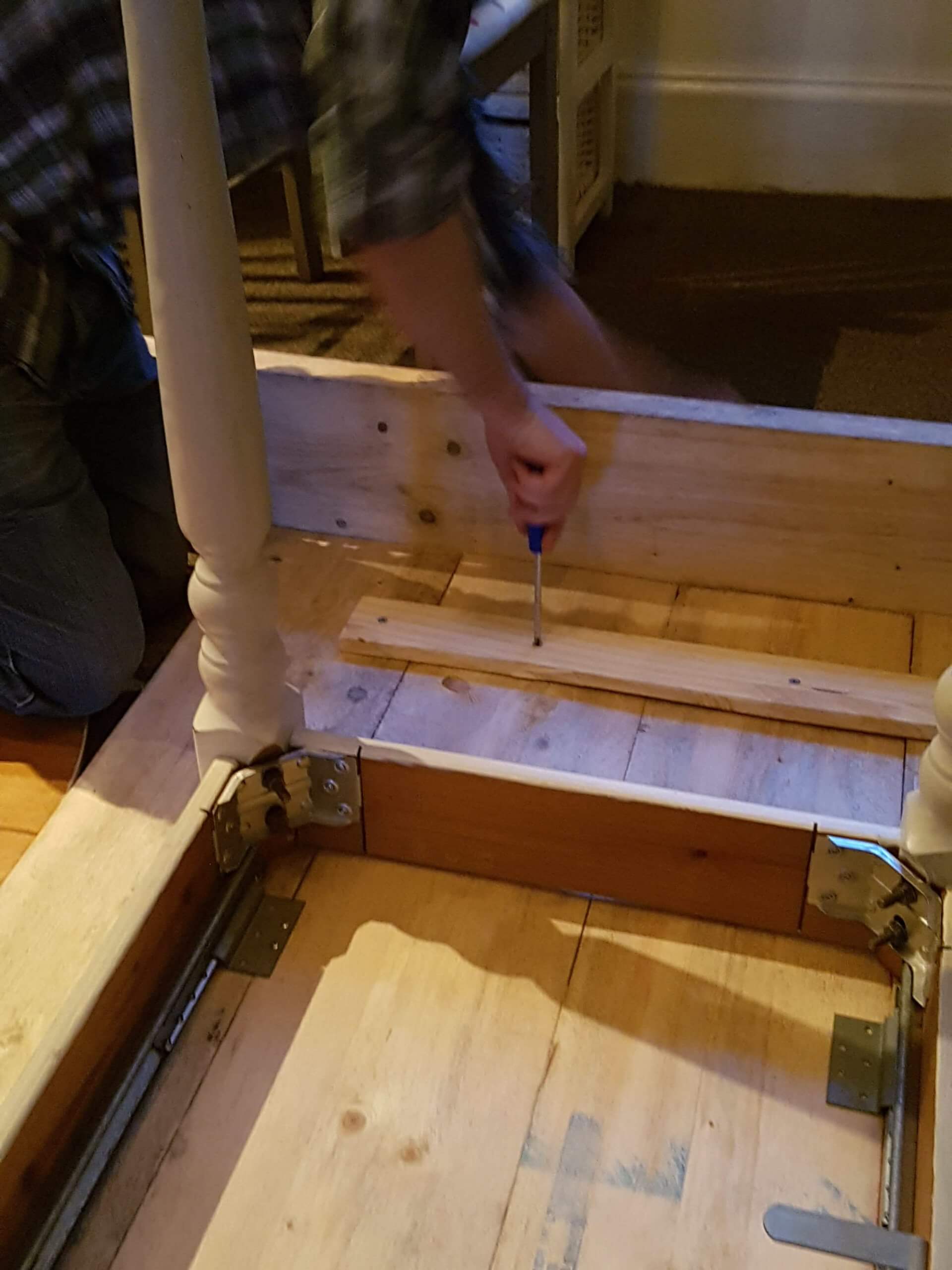 How to Make a Rustic Scaffold Plank Dining Table - Life with Holly